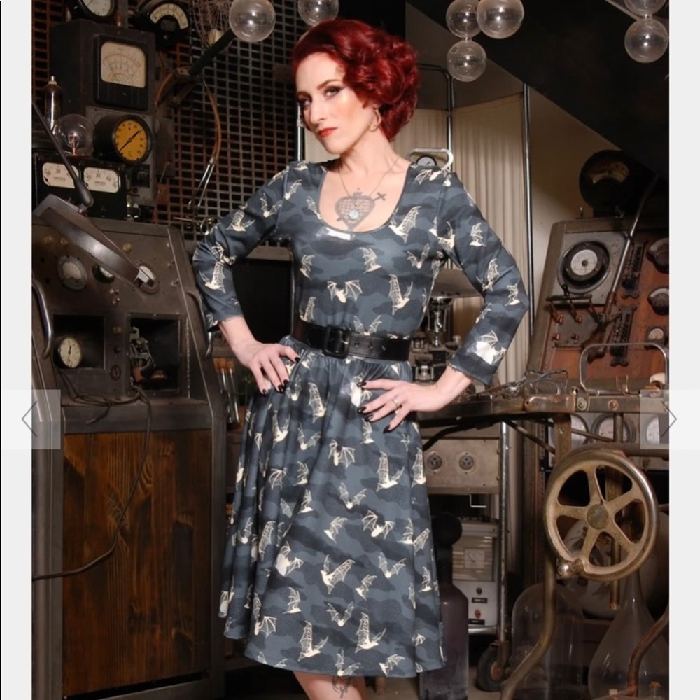 Laura Byrnes Hannah Dress In Victorian Bats Print - Gem